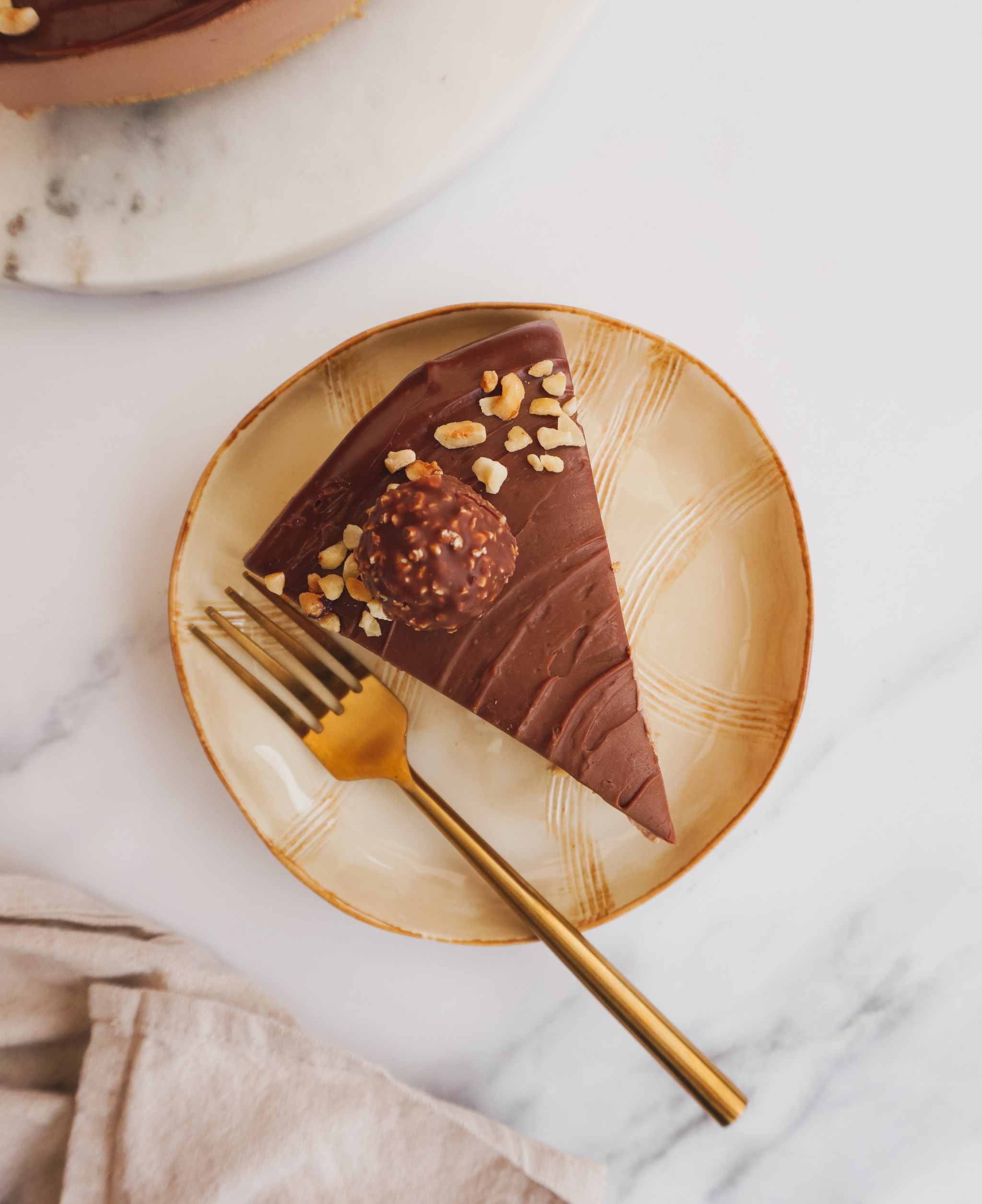 No Bake Ferrero Rocher Cheesecake – Break or Bake
