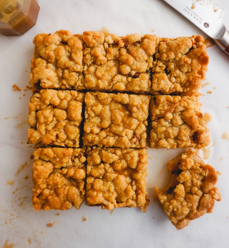 Salted Caramel Apple Crumble Bars – Break or Bake